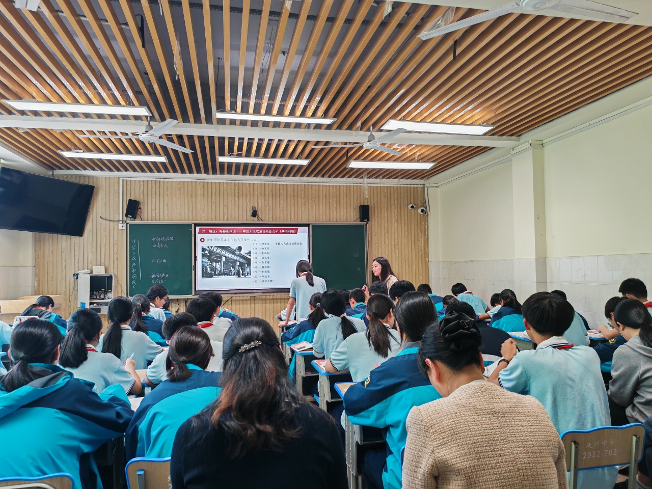 校地思政教研联动 共探课堂提质路径——我院教师受邀参加处州中学思政示范课听课交流活动